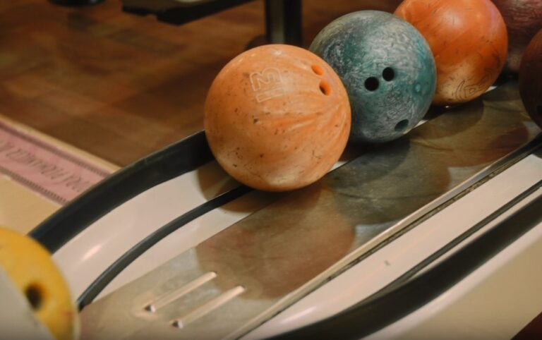 How Much Does Bowling Cost - Per Person, Per Game, or Per Hour?