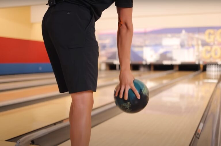 How To Curve A Bowling Ball? A Guide to Spinning the Ball Like a Pro ...